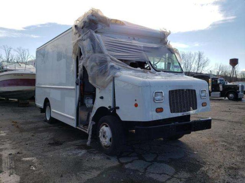Sold: Salvage 2022 Freightliner Chassis