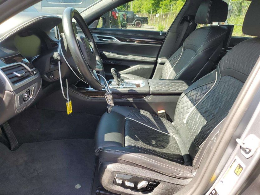 Salvage Title 2021 Bmw Alpina B7 For Sale.