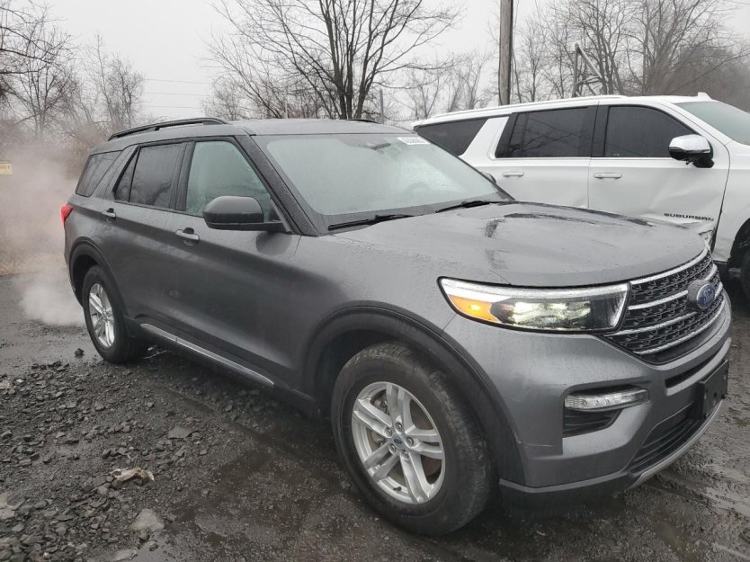 Sold: Salvage 2021 Ford Explorer Xlt