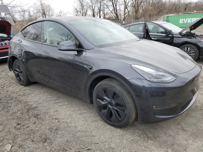 Salvage Title 2025 Tesla Model Y With 1,065 Miles For Sale | Bidgodrive